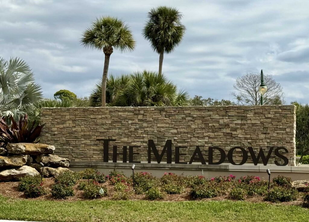 Fight erupts over plan to hand Sarasota golf courses to developer ...